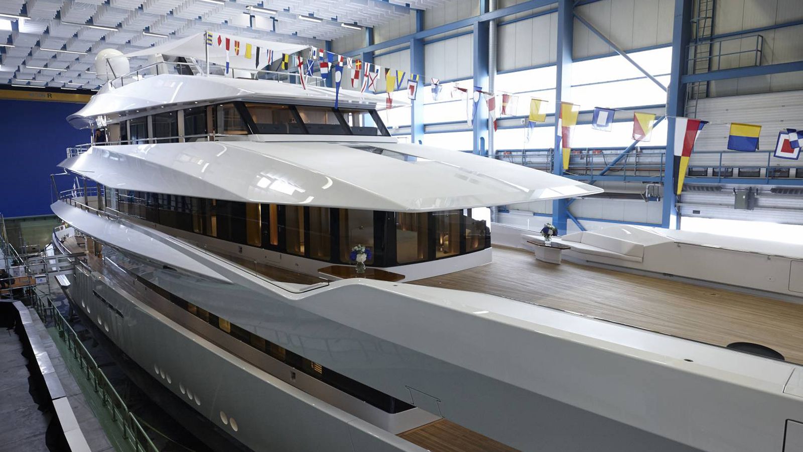 Top 4 exterior design features of 70m Feadship Joy